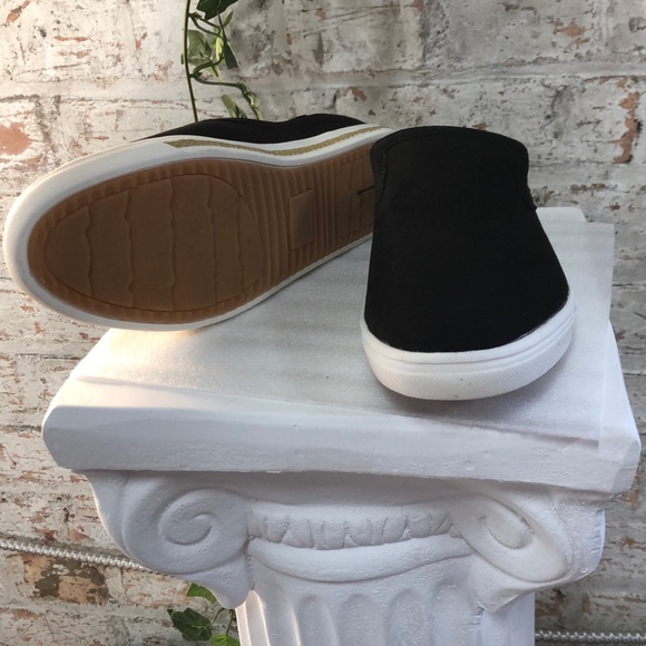 Massini | Shoes | New Massini Suede Slip Ons Super Cute Mejier | Poshmark